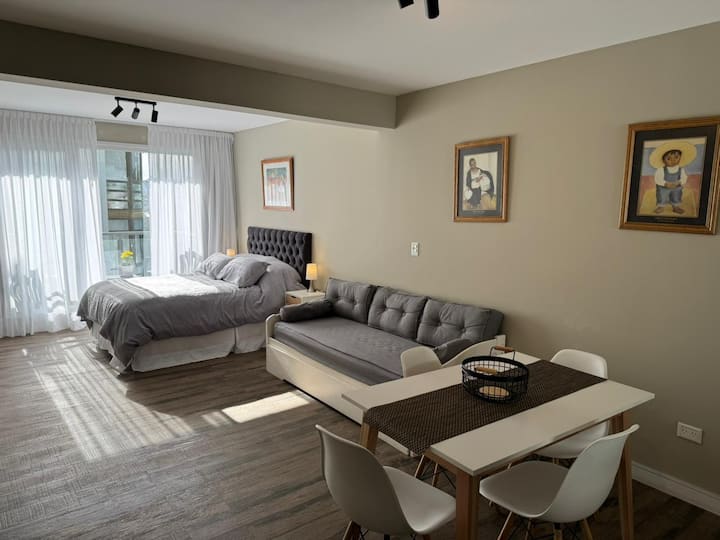 Departameno Güemes
Cálido, Seguro, Fácil Checkin - San Carlos de Bariloche