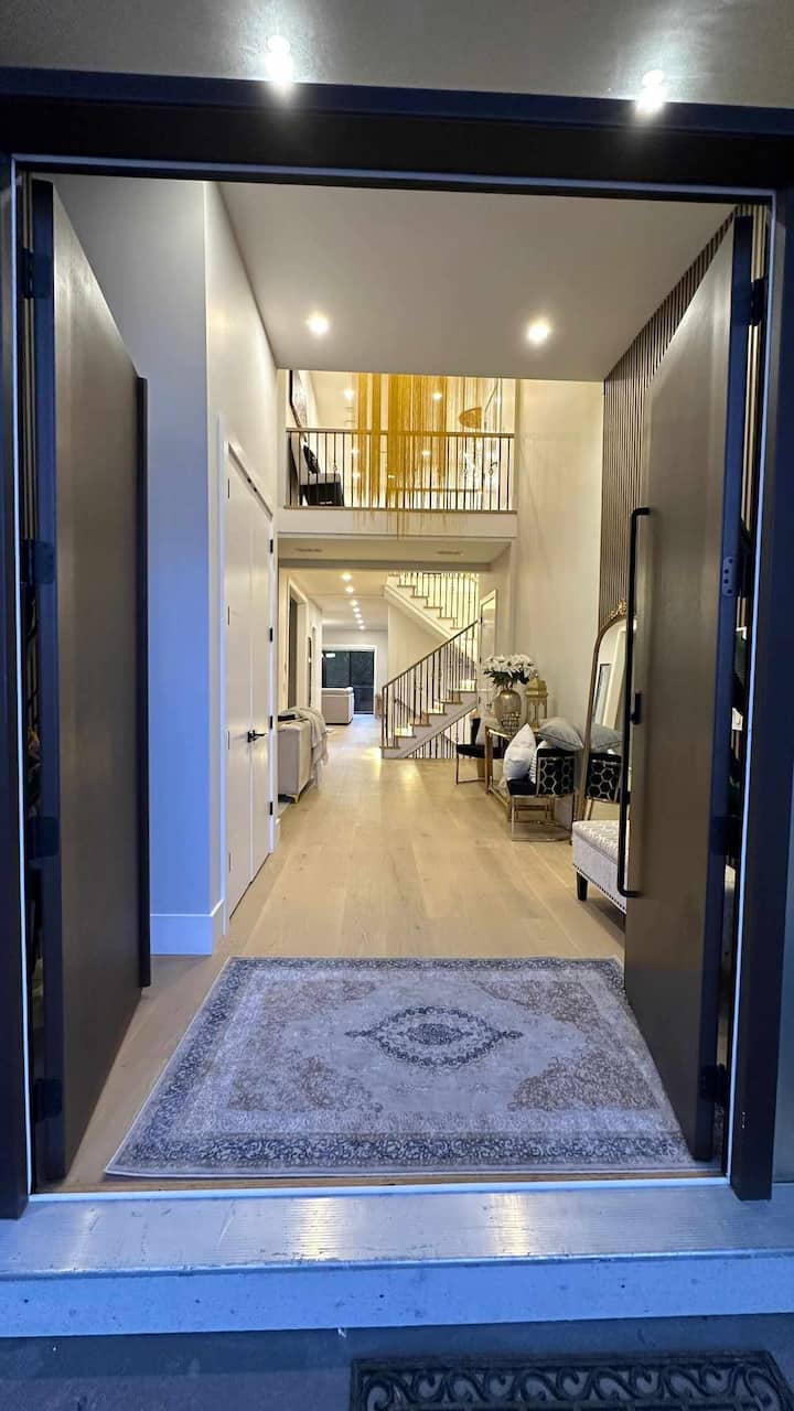Brand New 7 Rooms Luxury Mansion In Fraser Heights - Surrey, BC