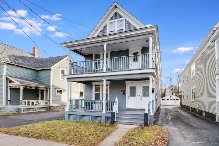 Downtown Furnished 1/2 Duplex - Fredericton