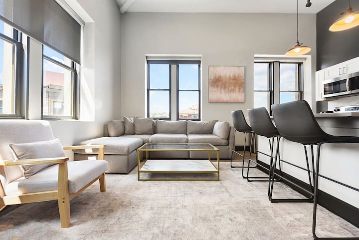 Luxury 2bd Apt | Mins To Dt | Sleeps 5 | Gym - Pittsburgh, PA