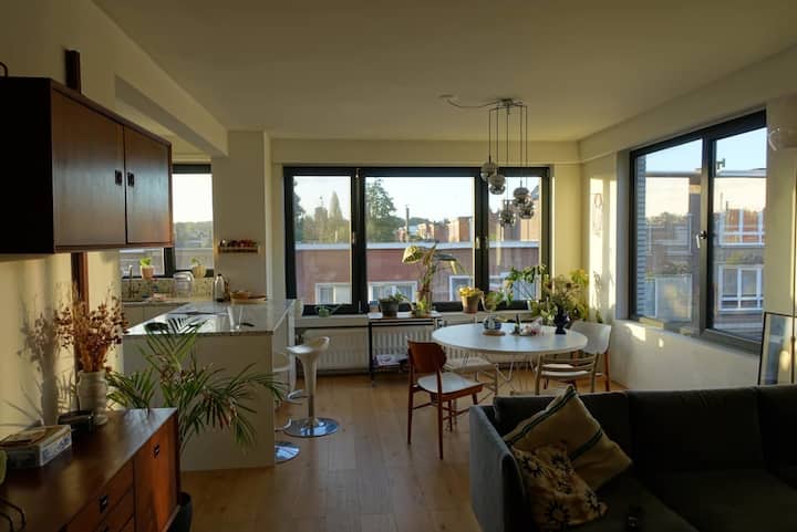 Bright And Tasteful Apartment - 安特衛普