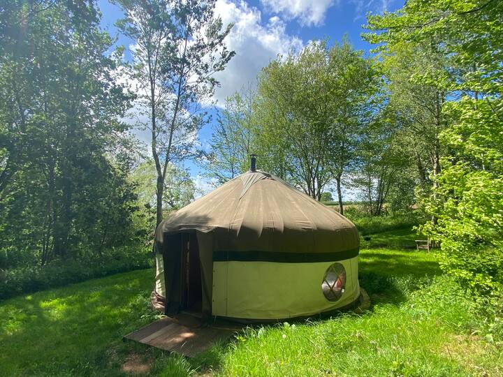 Valley Yurt, Great Views, Sleeps 2 - 5, Hot Tub - Ross-on-Wye