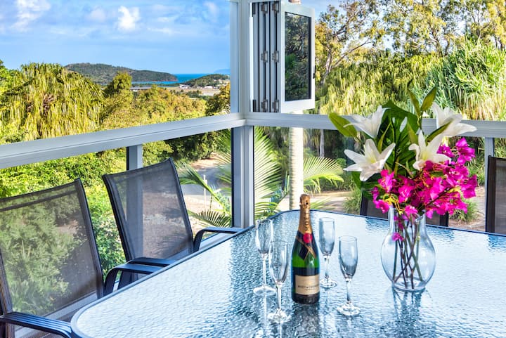 Oasis 9 - Hamilton Island