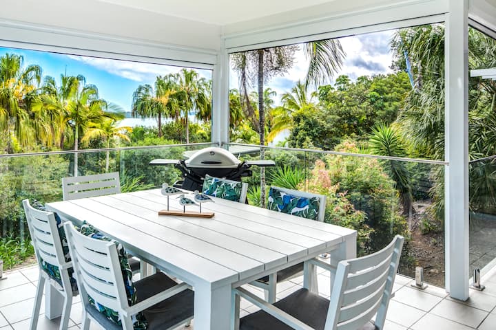 Oasis 14 - Hamilton Island