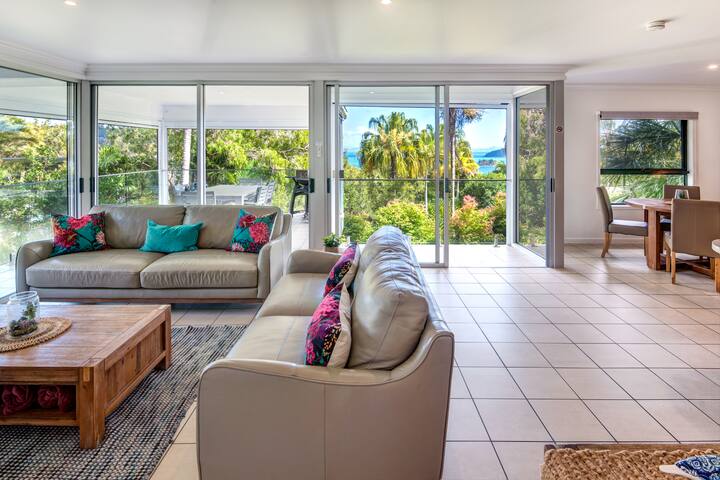 Oasis 14 - Hamilton Island