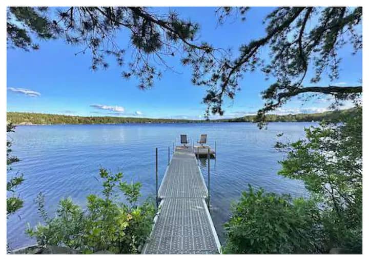 Lakefront House On Pleasant Lake - Pet Friendly - Deerfield, NH