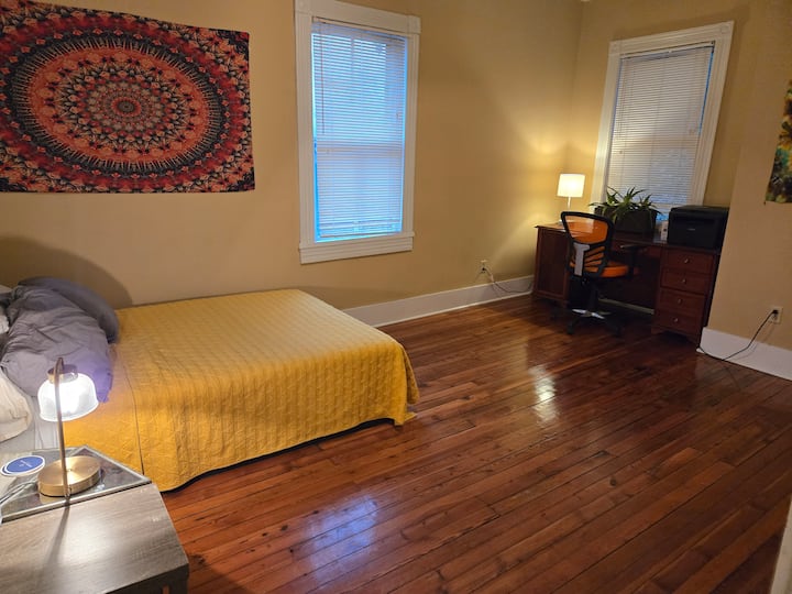 Private Home W/amenities Near Downtown & Ut Campus - Knoxville, TN