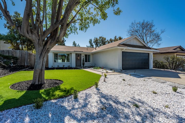 Charming Family 3br W/ Game Room - San Diego, CA