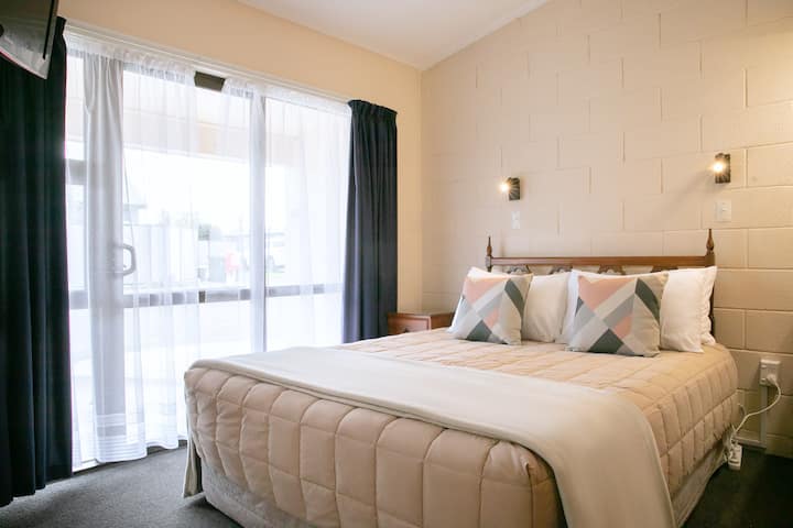 Deluxe Family Room - Waipukurau