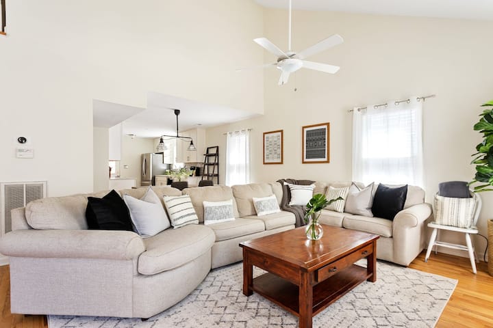 3 Bd 2.5 Bath Downtown Charleston Home - Charleston, SC