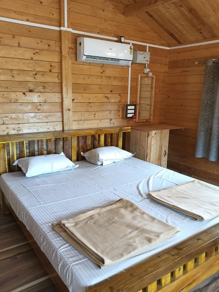 Pine Wood Private Non Ac Room - Gokarna