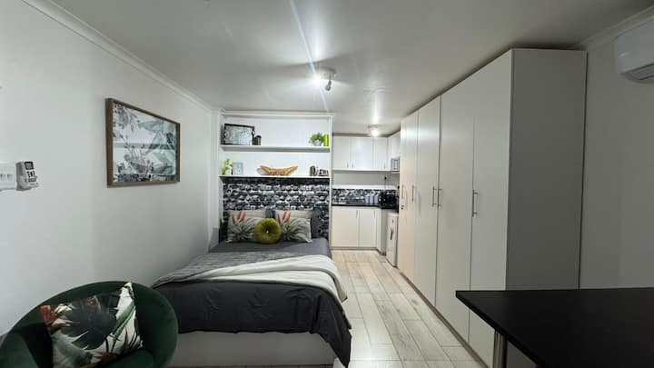 Cozy Self Catering Bachelorette: - Durban