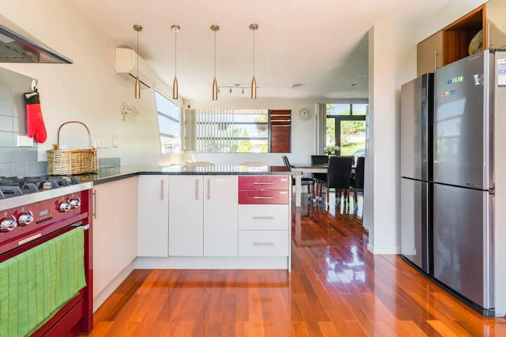 Top 2 Storey House With View-15min Drive From Cbd - Auckland
