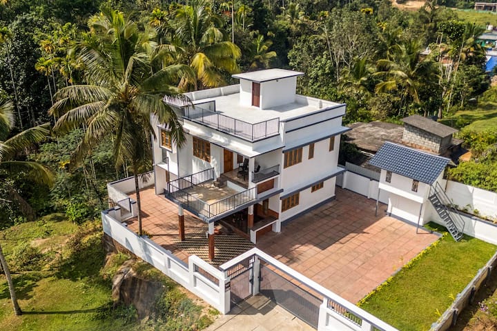 Whitewood Serene 5bhk/homestaywayanad Terrace -New - Wayanad
