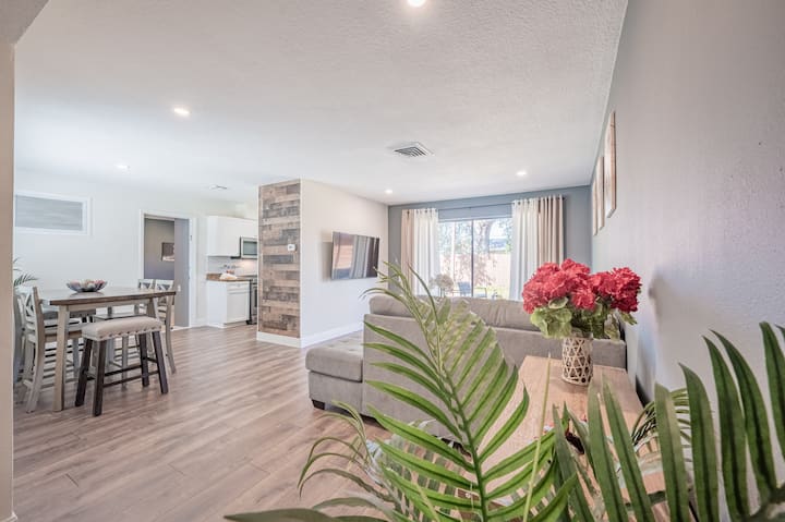 Perfect Pinellas Stay* - Pinellas Park, FL