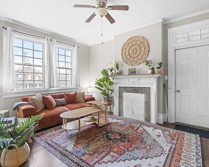 Remodeled, Pets, Farmhouse, Central, /W Yoga Room - 더럼