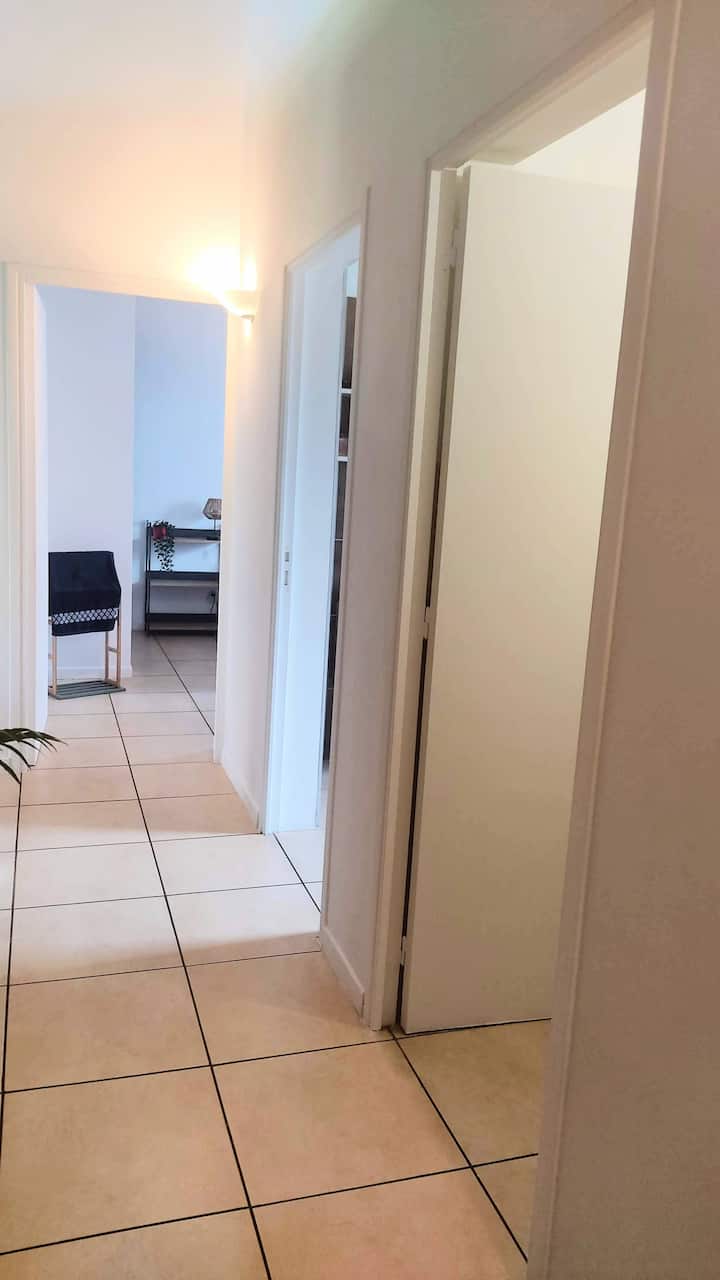 Chambre D'hôtes à Saint-gilles-les-bains - 