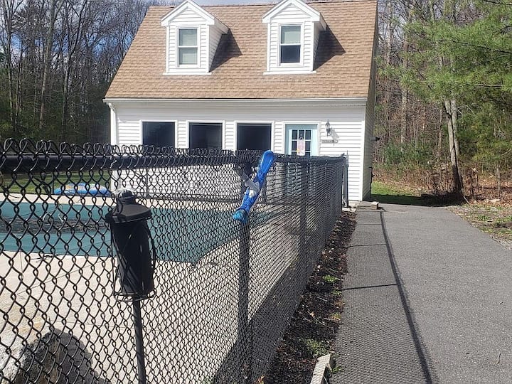 Cute Cottage - Foxborough, MA