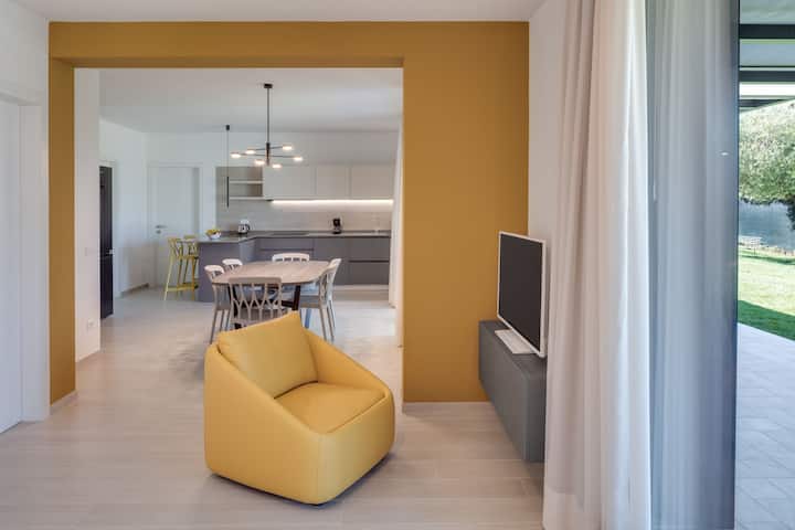 Oleandro Holiday Apartments-trilo Run Of The House - Bardolino