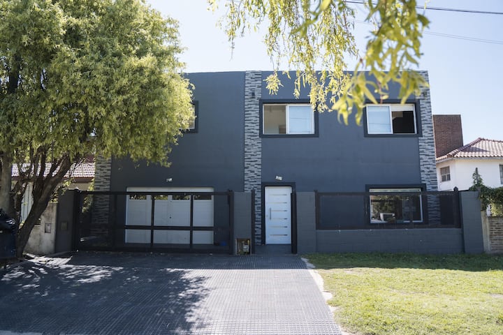 Casa C/patio Para 6
Personas. - Argentinië