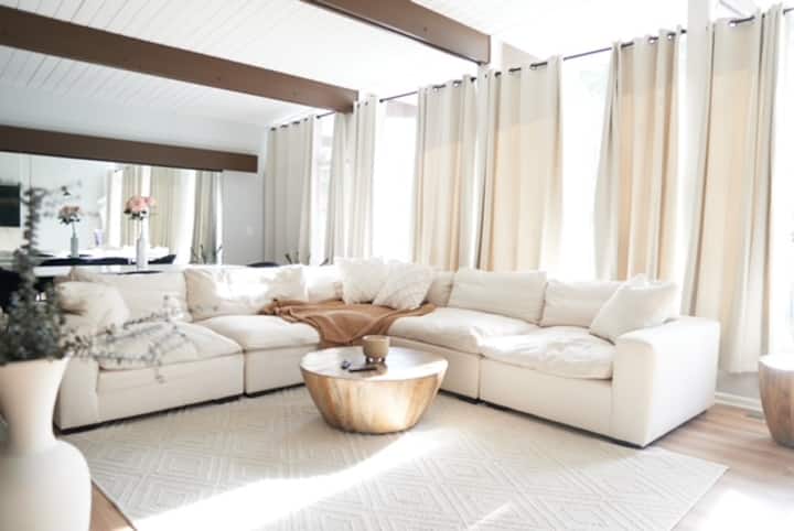 *Just Launched* Cozy Californian Modern Retreat - Southfield, MI