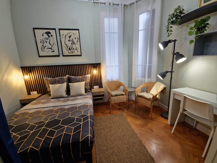 Nice Centre-charmant Appartement -4 Pax - Nice