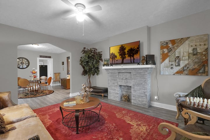 C.a.s.h. Of The Titans 3 Bed - Columbus, OH
