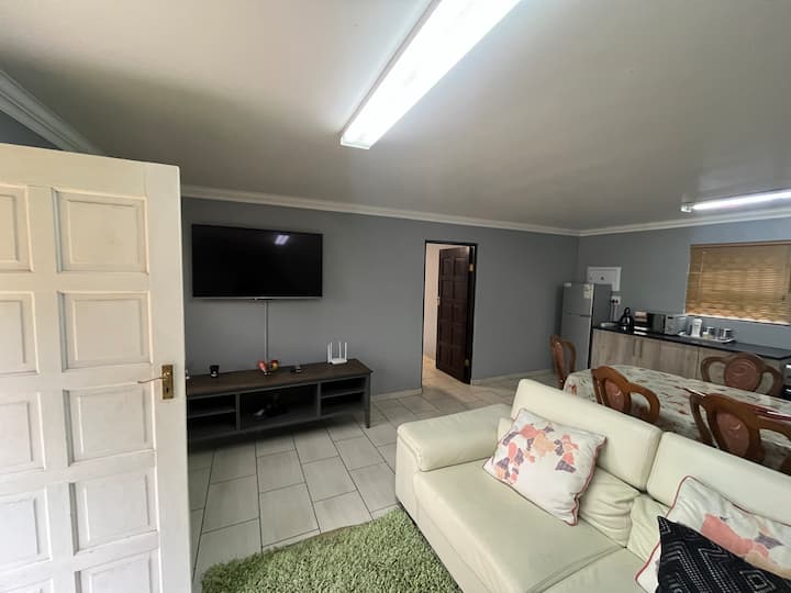 The Cozy Traveler's Cottage - Benoni