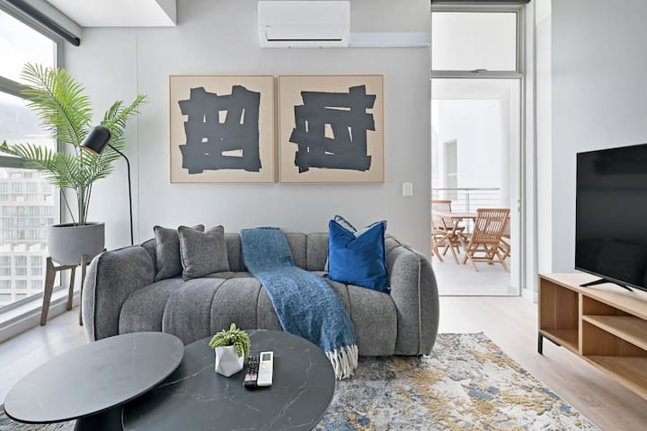 2-bed City Escape | Mountain Views - Cape Town