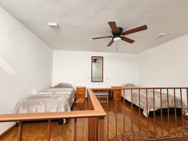 Quiet And Beautiful Room Near The Cathedral. - Puebla