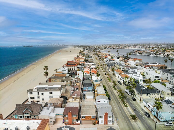 Beach Cottage Steps To The Sand - Cypress, CA