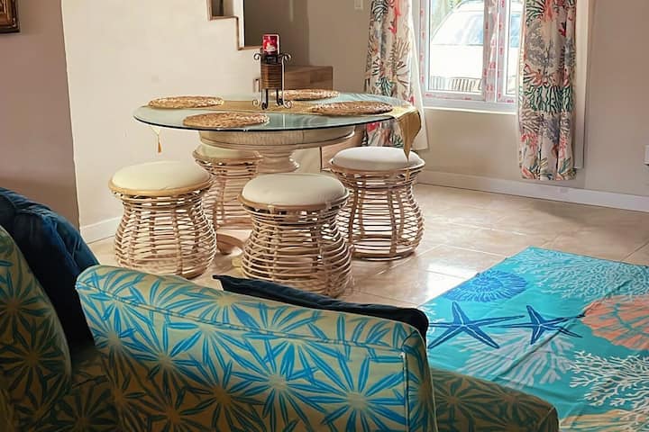 A Serene Island Townhome -Unit 2 - Nassau