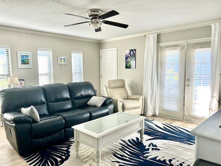 Dogedin 1bdrm Condo W/ Pool - Dunedin, FL