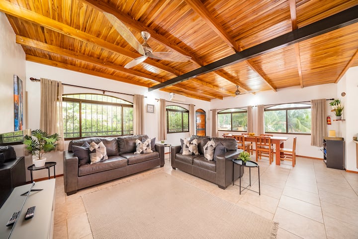 Stay In Heart Of Tamarindo Beach - Tamarindo