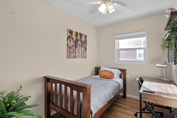 Top Spot Near 2 Metro Stations - Alexandria, VA