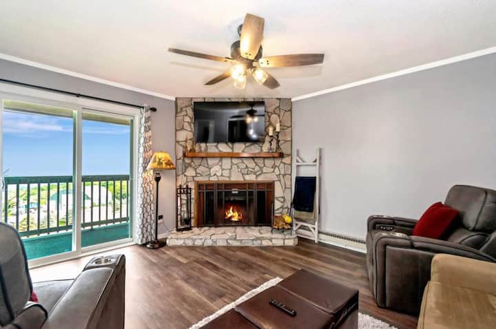 Beech Bluff Pool/hottub/skiview - Beech Mountain, NC