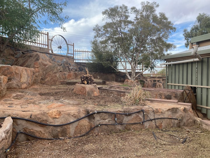 Peaceful 2 Bedroom, 2 Bathroom Duplex - Broken Hill