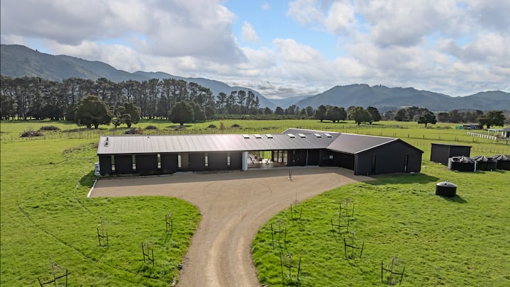 Woodside B&b - Red Room - Greytown