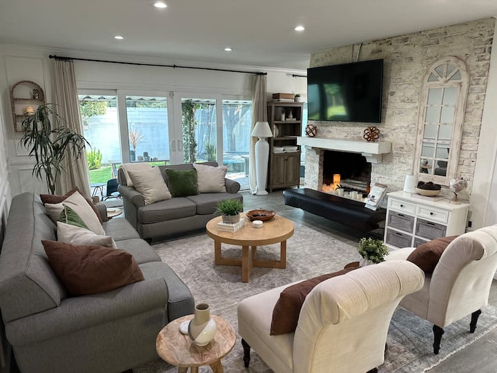 Stunning 4 Bed & 2 Bath With Spa - Downey