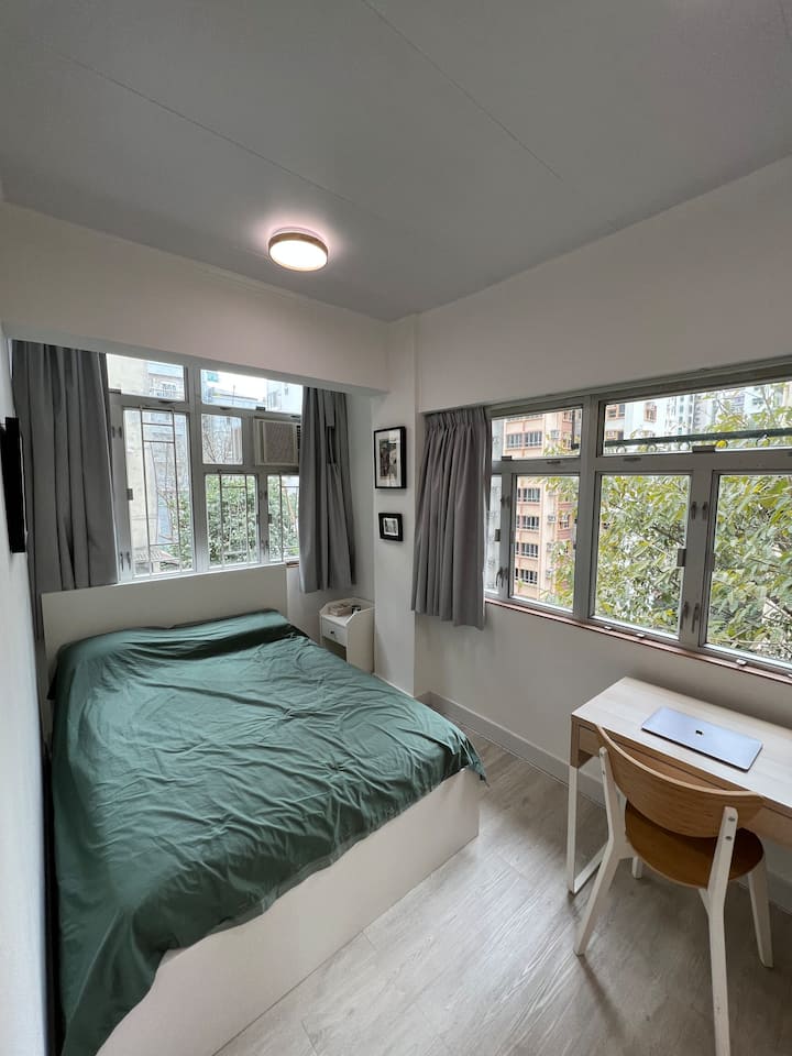 Modern 1 Bedroom Apartment In Sheung Wan - Tsim Sha Tsui