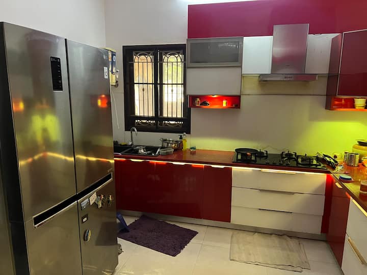 Full Modern Kitchen And Covered Parking In Cbe - Coimbatore