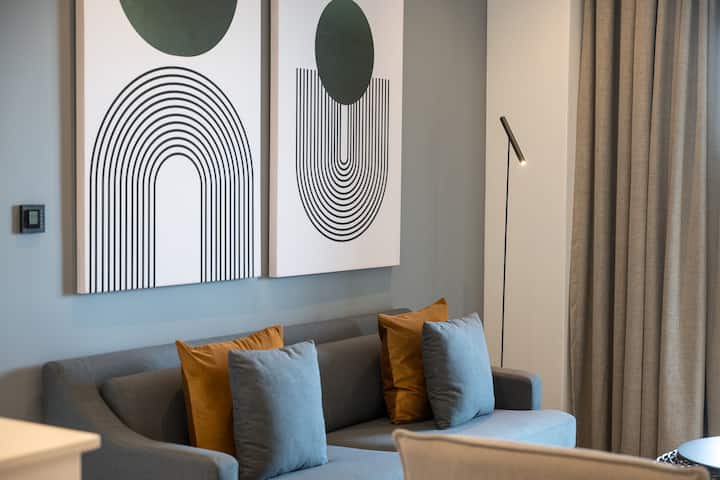 Stylish 2001 Oceans Apartments - Verulam