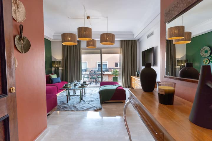Luxueux Cosy Appart/centre /Vue Piscine/ Terrasse - Marrakech