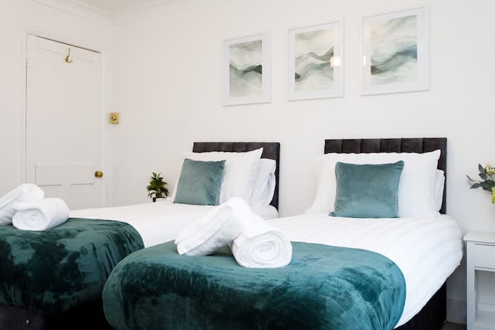 Cosy House - Stanstead Airport - London Stansted Airport (STN)