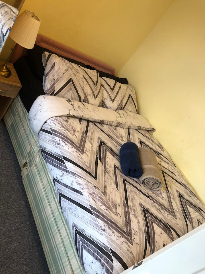 Comfy 4 Bedroom House In Bath - Bath