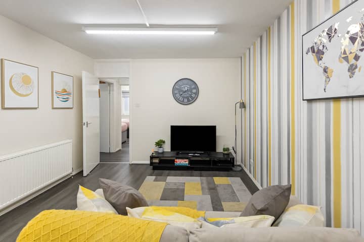 City Serenity: 1br Minimalist - Chingford