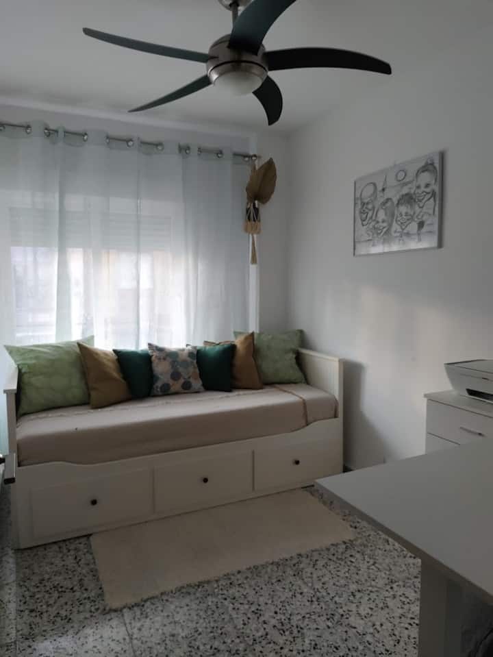 A Room In Gandia! - Oliva