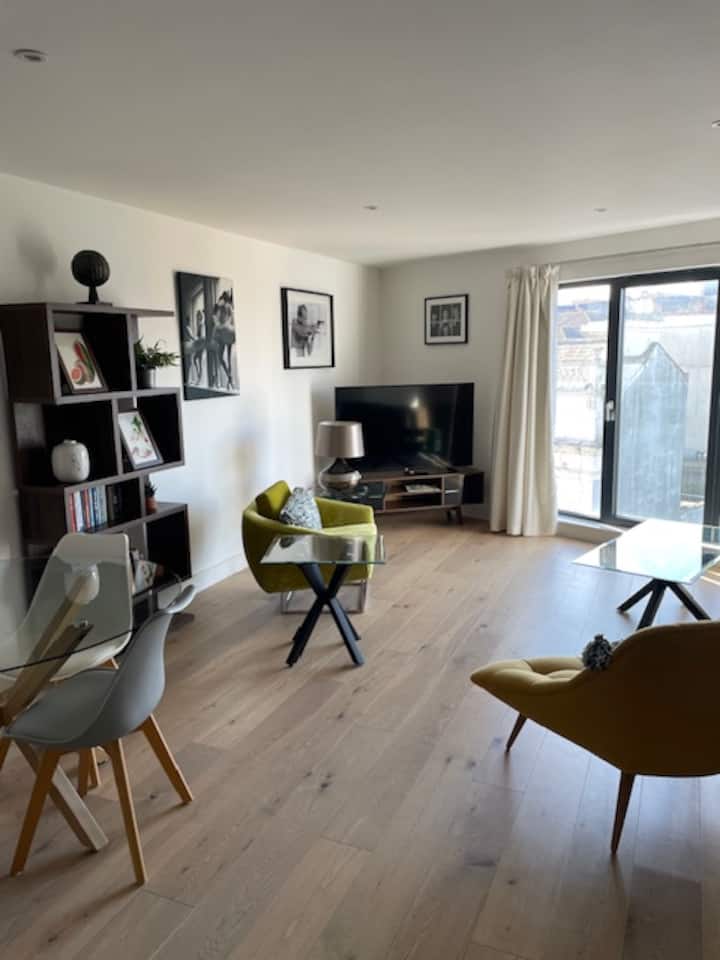 Spacious Modern 2 Bed Apartment - Southampton, UK