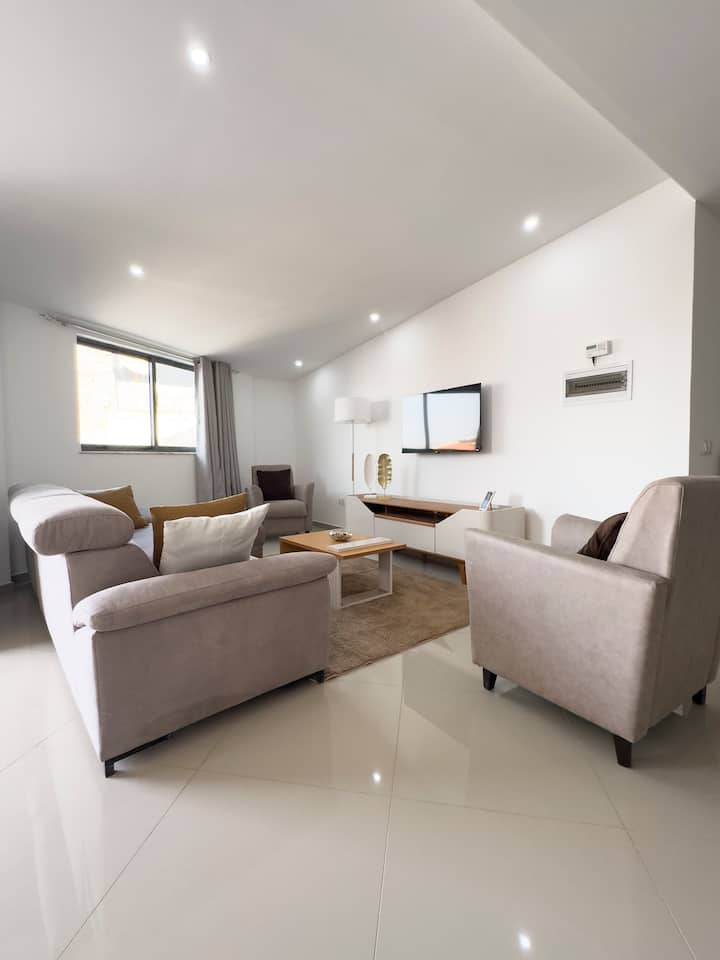Spacious 2 Bdr Apt In Achada St Antonio - Lcgr - Capo Verde