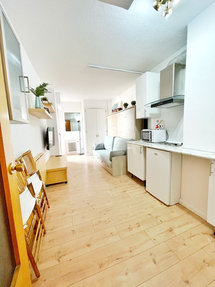 Coqueto Estudio Con Balcón Wifi - Madrid